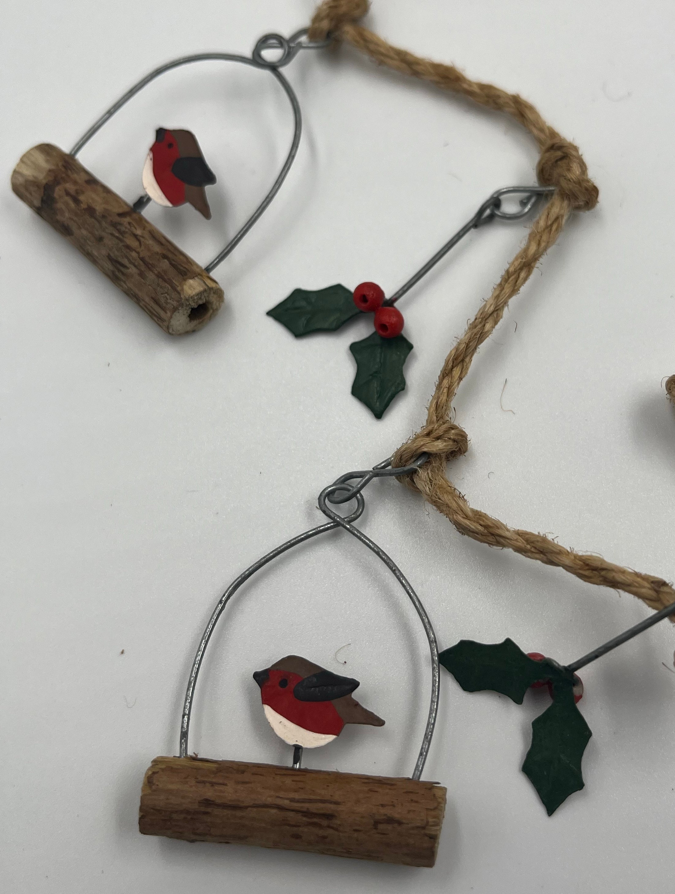 Mini Robin Garland | Winterbrook Garden Nurseries