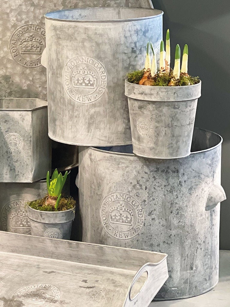 Extra Large Kew Zinc Planter | Winterbrook Garden Nurseries